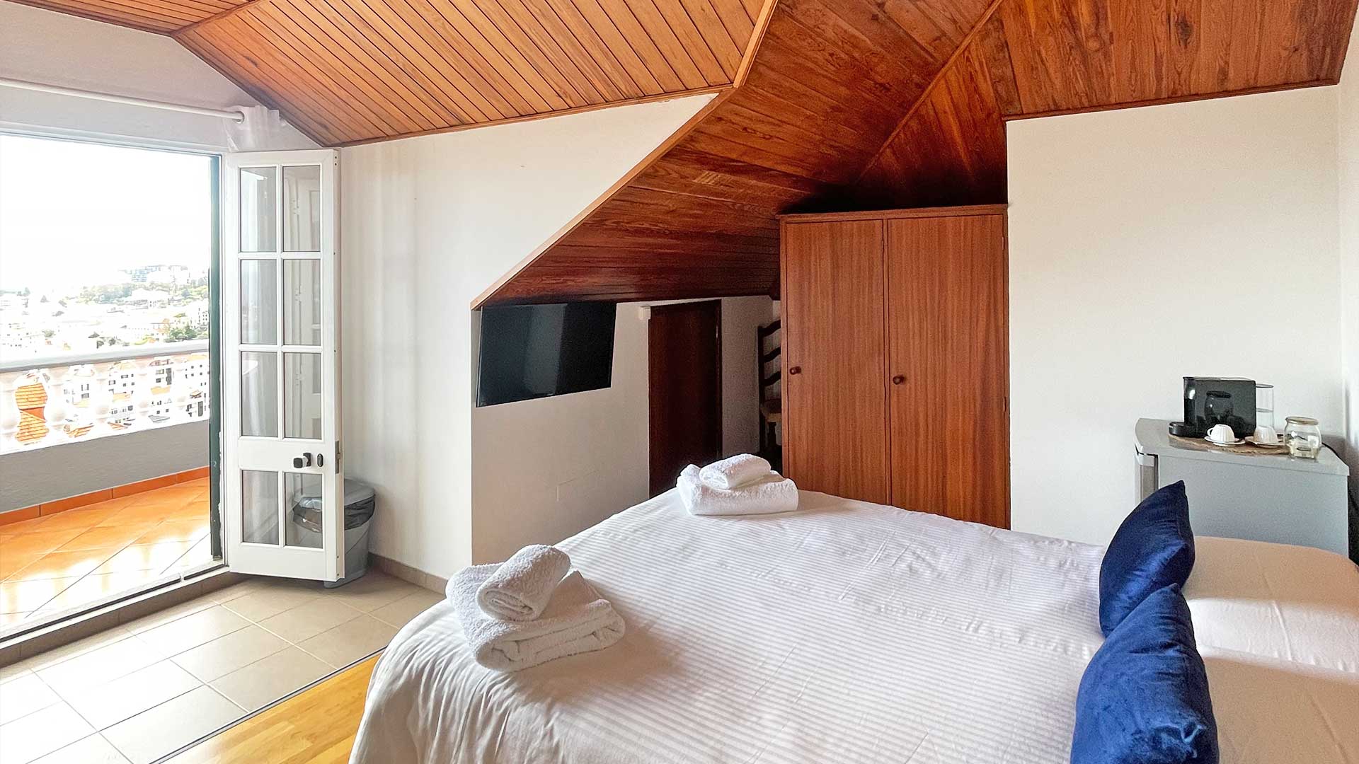 Room 302 - Valhalla Panorama